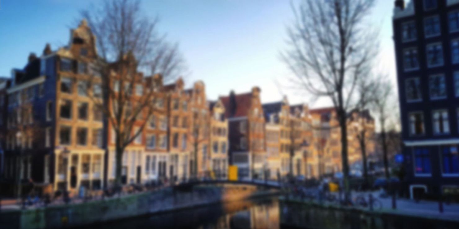 Play - Historical Amsterdam Tours